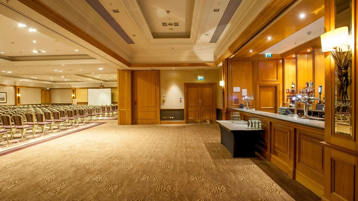 DoubleTree by Hilton Dunblane Hydro